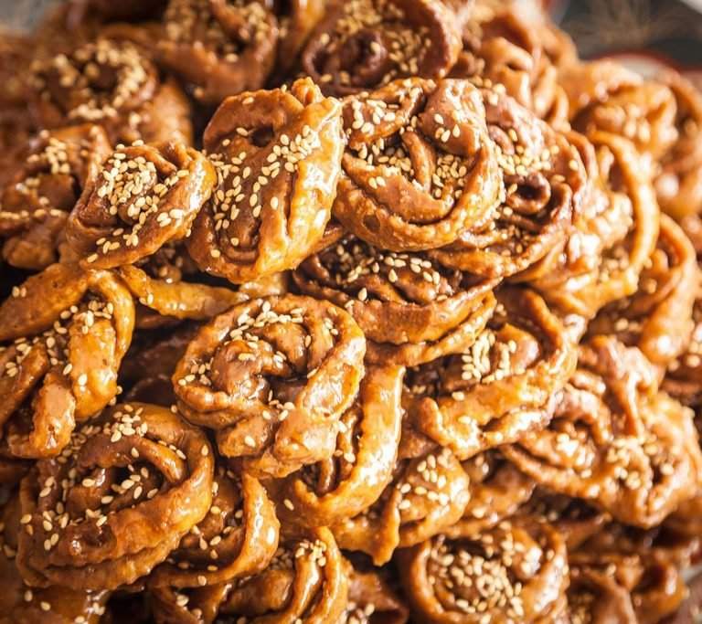 Chebakia Recipe // Moroccan Sesame & Honey Cookies (Ramadan)